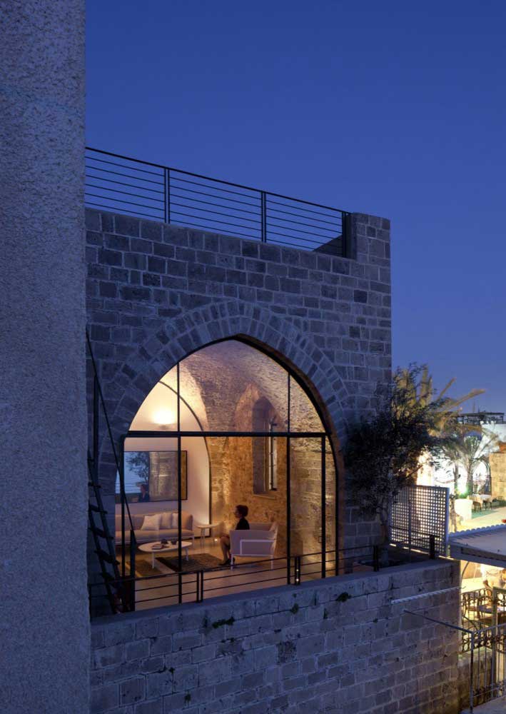 Block Wall Exterior View at Night - My Home Deco Mag