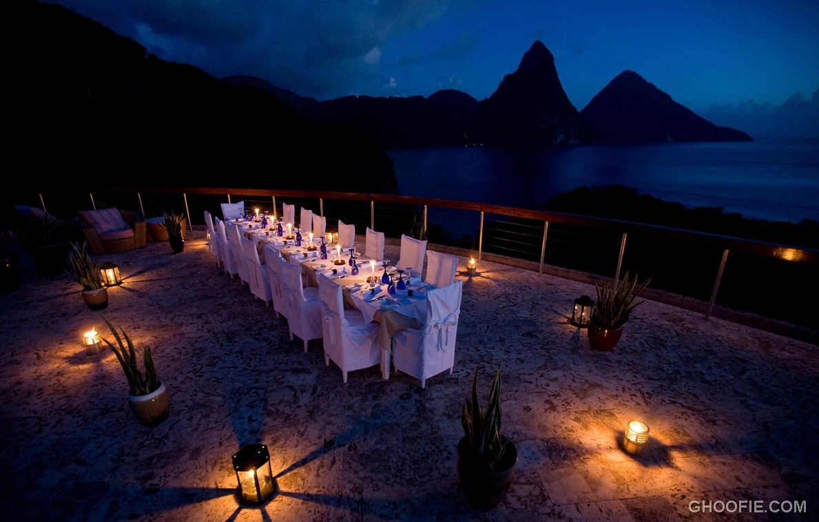 Romantic Alfresco Outdoor Dining at Night - My Home Deco Mag